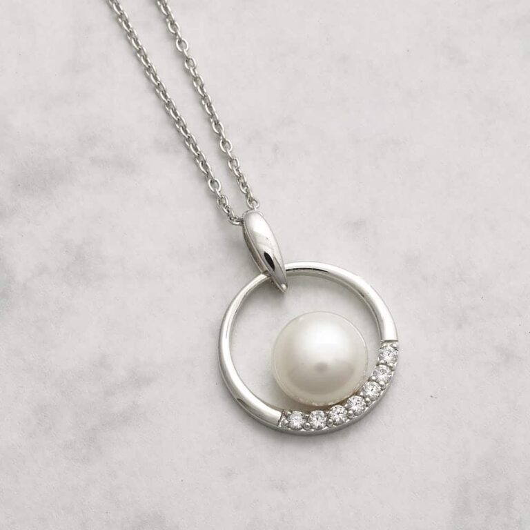 Isle of Wight Pearl - Circle Freshwater Pearl Pendant