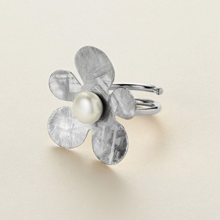 Isle of Wight Pearl - Blossom Daisy Adjustable Pearl Ring